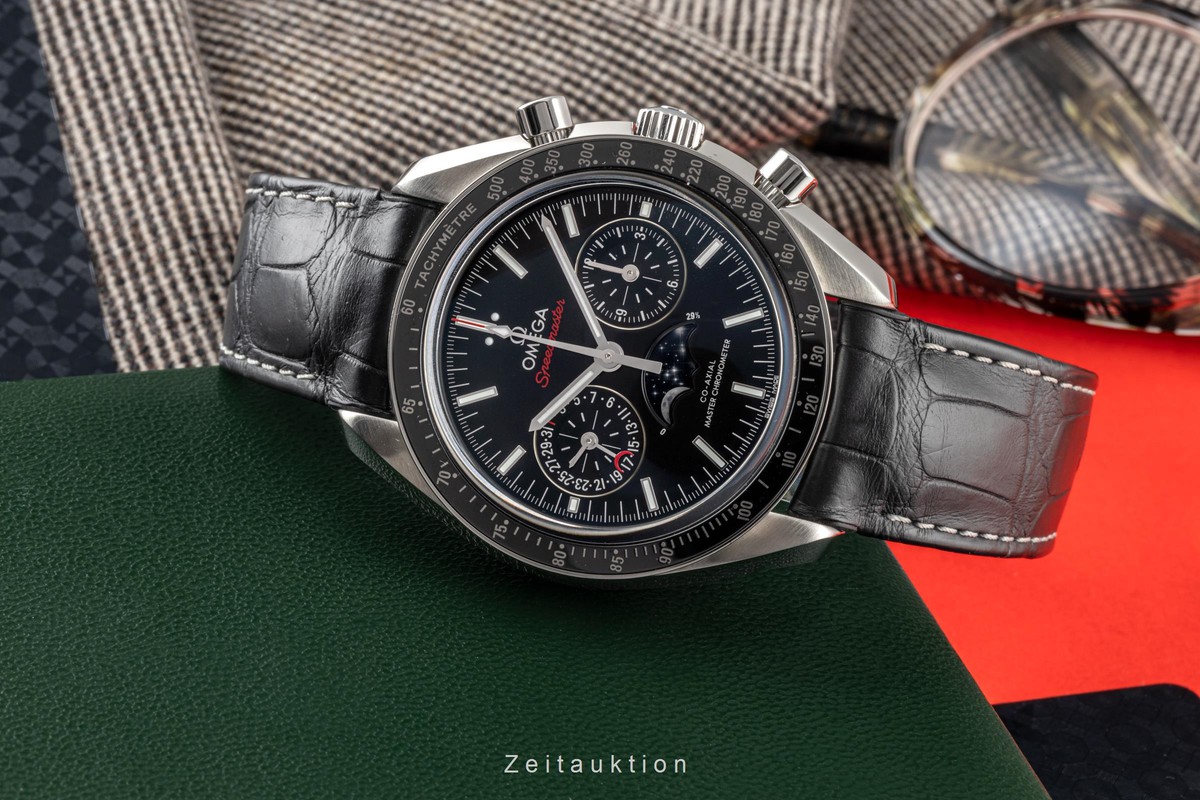 Omega Speedmaster Moonwatch chronograph steel automatic Kal. 9904 Ref ...