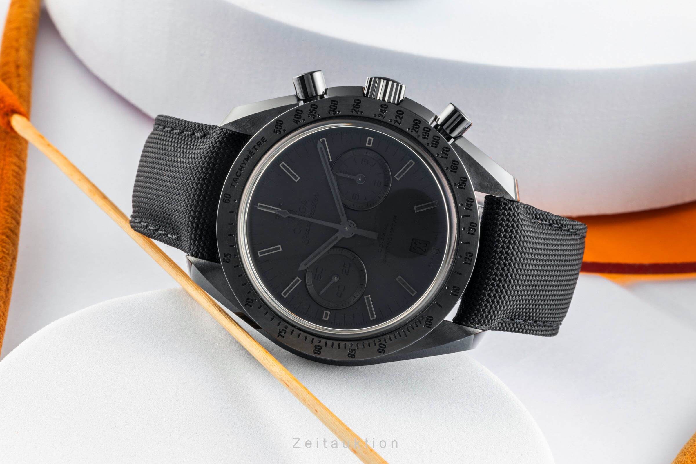 Omega Speedmaster Moonwatch chronograph ceramic automatic Kal. 9300 Ref ...